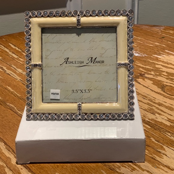 ashleigh manor | Accents | Copy Ashleigh Manor 3x5 Photo Frame | Poshmark